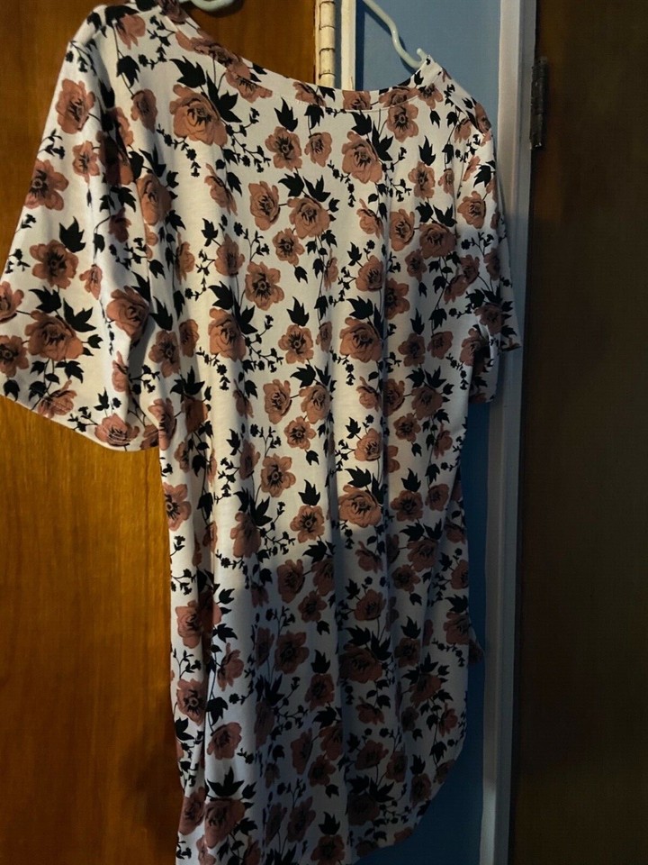 NWT LulaRoe Iris Tunic Top Floral print Medium Gorgeous print new with ...