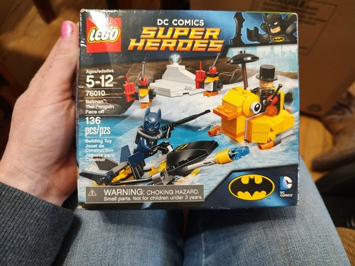 LEGO DC Comics Super Heroes: Batman: The Penguin Face off (76010 ...
