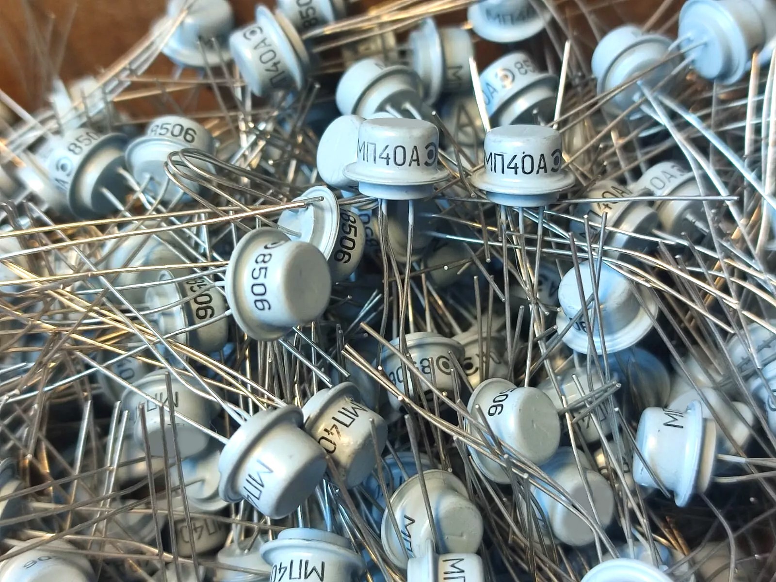 20pcs Germanium Transistor PNP MP40A (OC71 OC75 OC76) - Fuzz Face ...