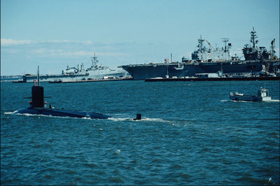 796033 Nausta Norfolk Piers And SSN Attack Sub Underway In Norfolk ...