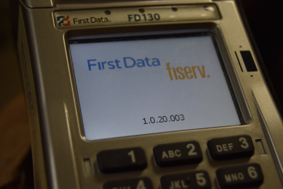 First Data FD130 Credit / Debit Card Terminal with Power Supply ...