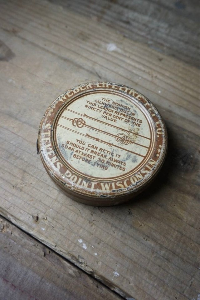 USA Vintage Weber Tackle Co. Fishing Tin with Spider Web Design ...