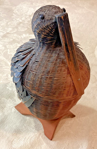 Vintage Shanghai Handicrafts Chinese Woven Wicker Bird Sculpture Box 7. ...