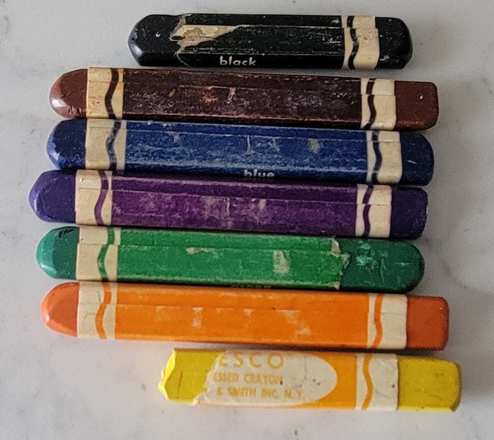 Vintage ~ Besco ~ Pressed Crayons ~ Binney & Smith NY U.S.A ~ Flat on ...