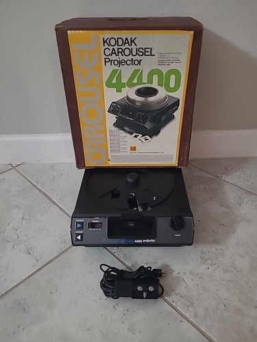 KODAK Carousel 4400 Slide Projector w/ Remote, | eBay