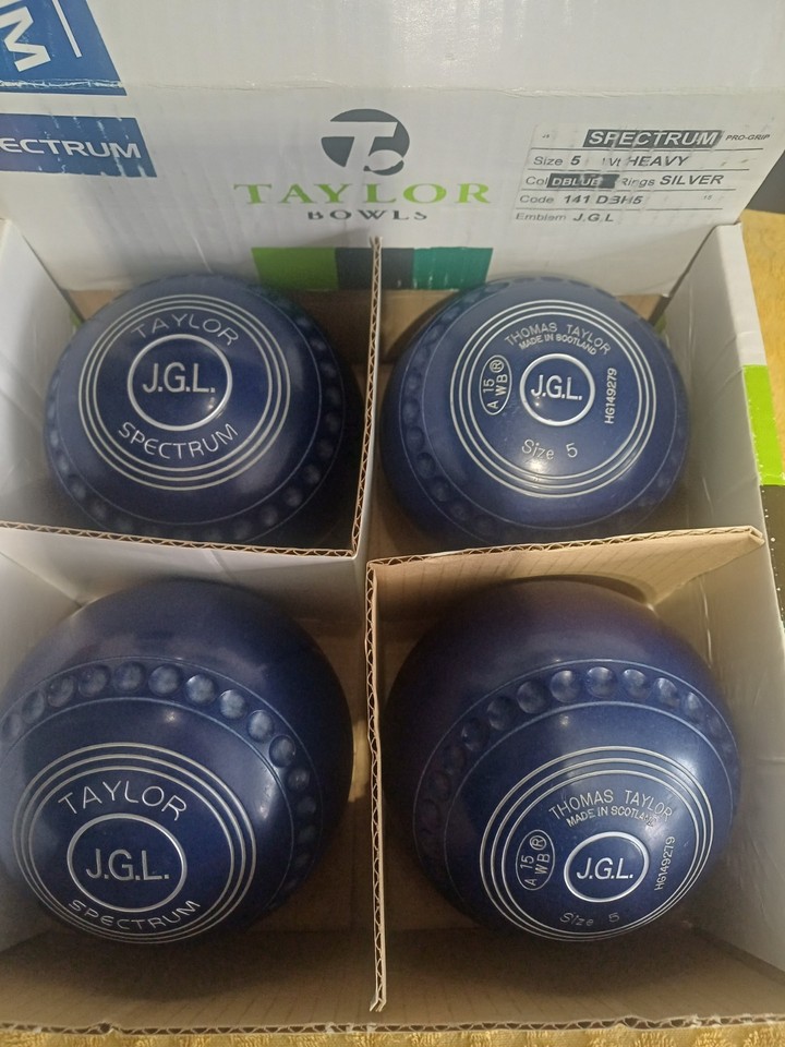 Taylor Spectrum Lawn Bowls. Size 5 Heavy | eBay UK
