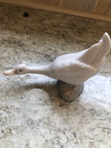 Nao Suspicious Duck Figurine, #2000244, Vintage White Goose with his ...