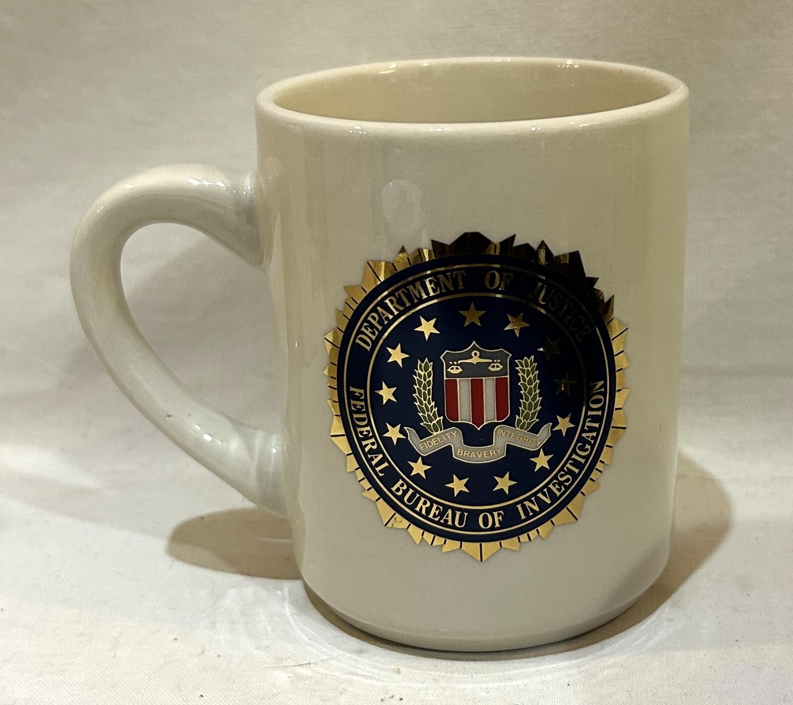 VTG DEPARTMENT OF JUSTICE FEDERAL BUREAU OF INVESTIGATION Coffee MUG ...