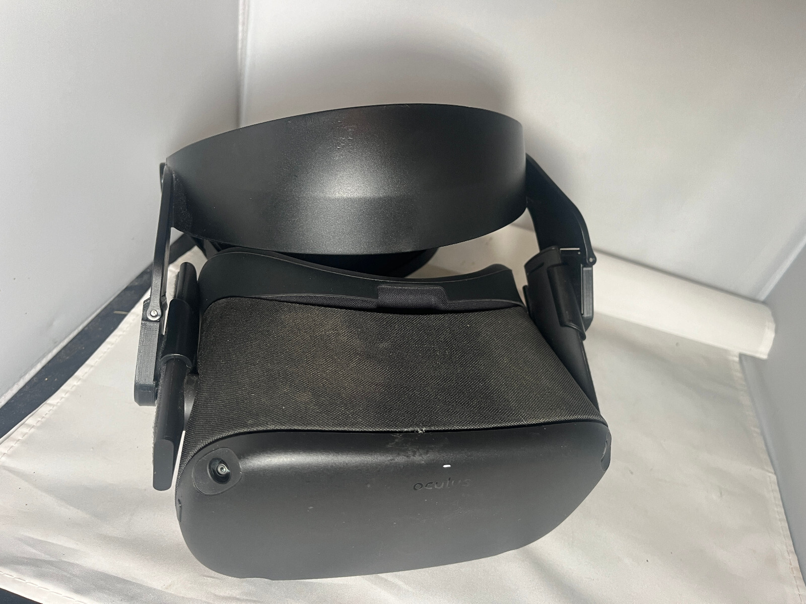 Oculus Quest 1 Headset (128GB, Black) + Adjustable Halo strap (Headset ...