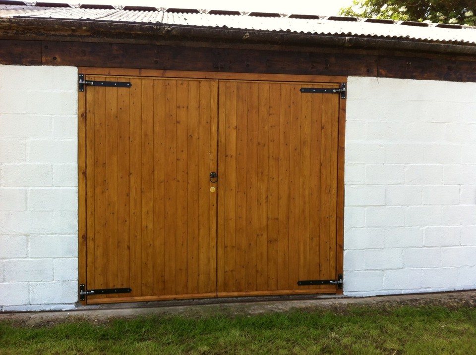 Side Hinged Hung Timber Wooden Garage Doors Gates - BARN DOORS - Car ...