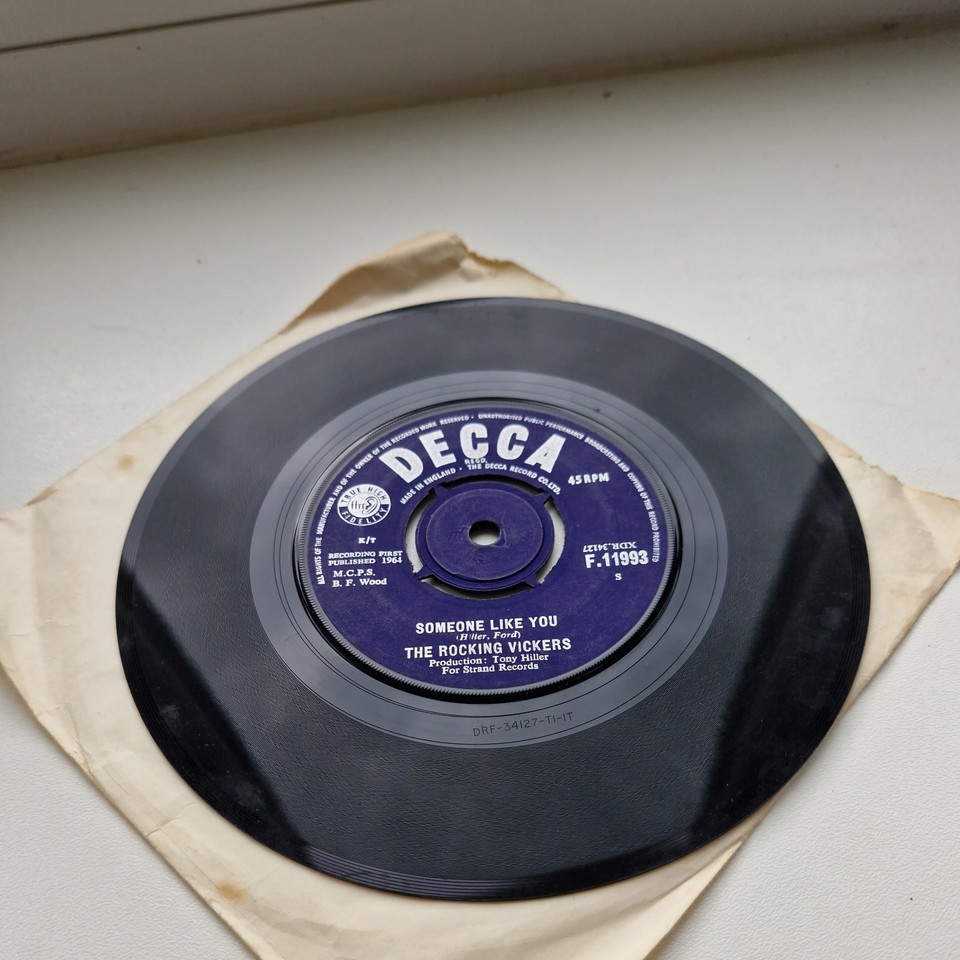 ROCK N ROLL. LEMMY. MOTORHEAD.POP. THE ROCKING VICKERS. I GO APE. | eBay UK