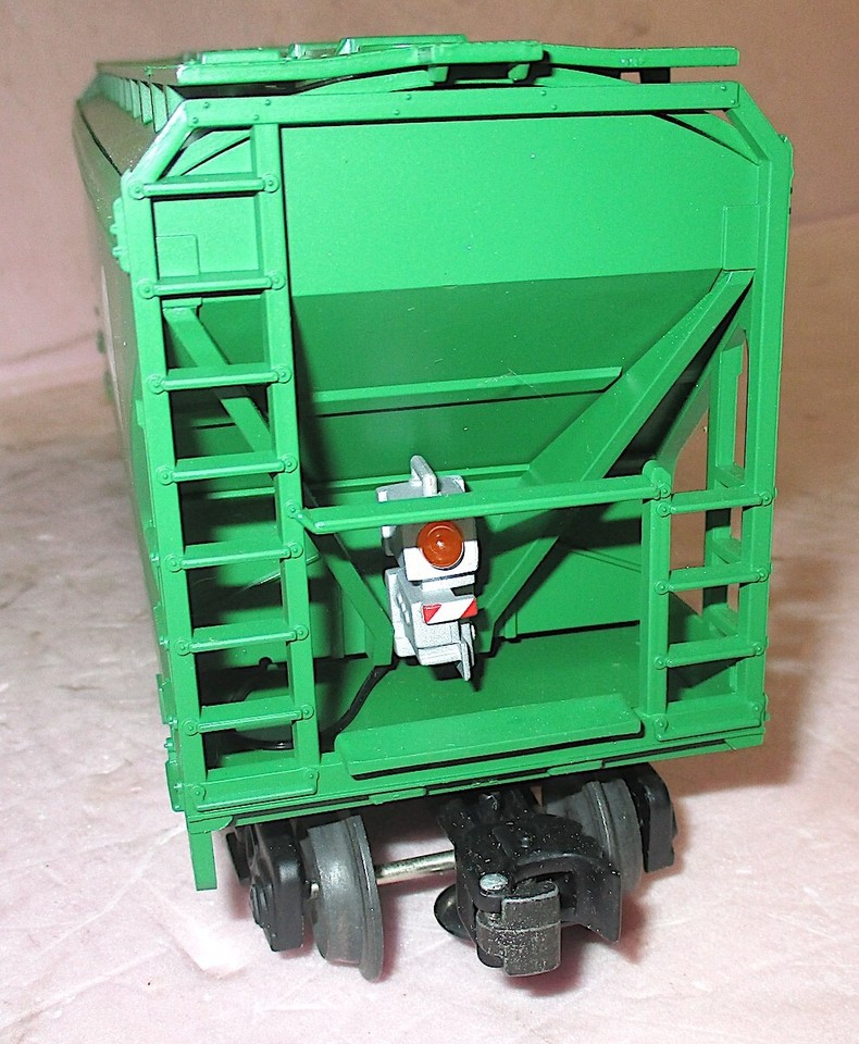 Lionel 6-17135 BNSF 3-Bay ACF-3 Covered Hopper WITH ETD Light NEW IN ...