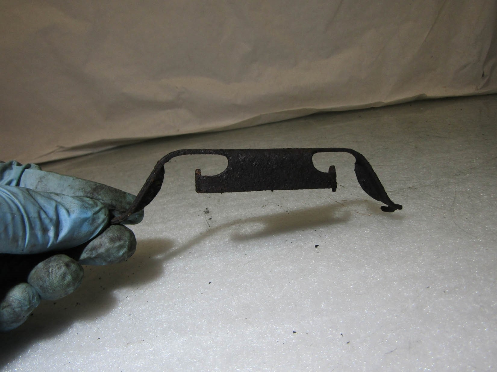 BMW 7 series E38 facelift front brake pad mount retaining clip | eBay UK