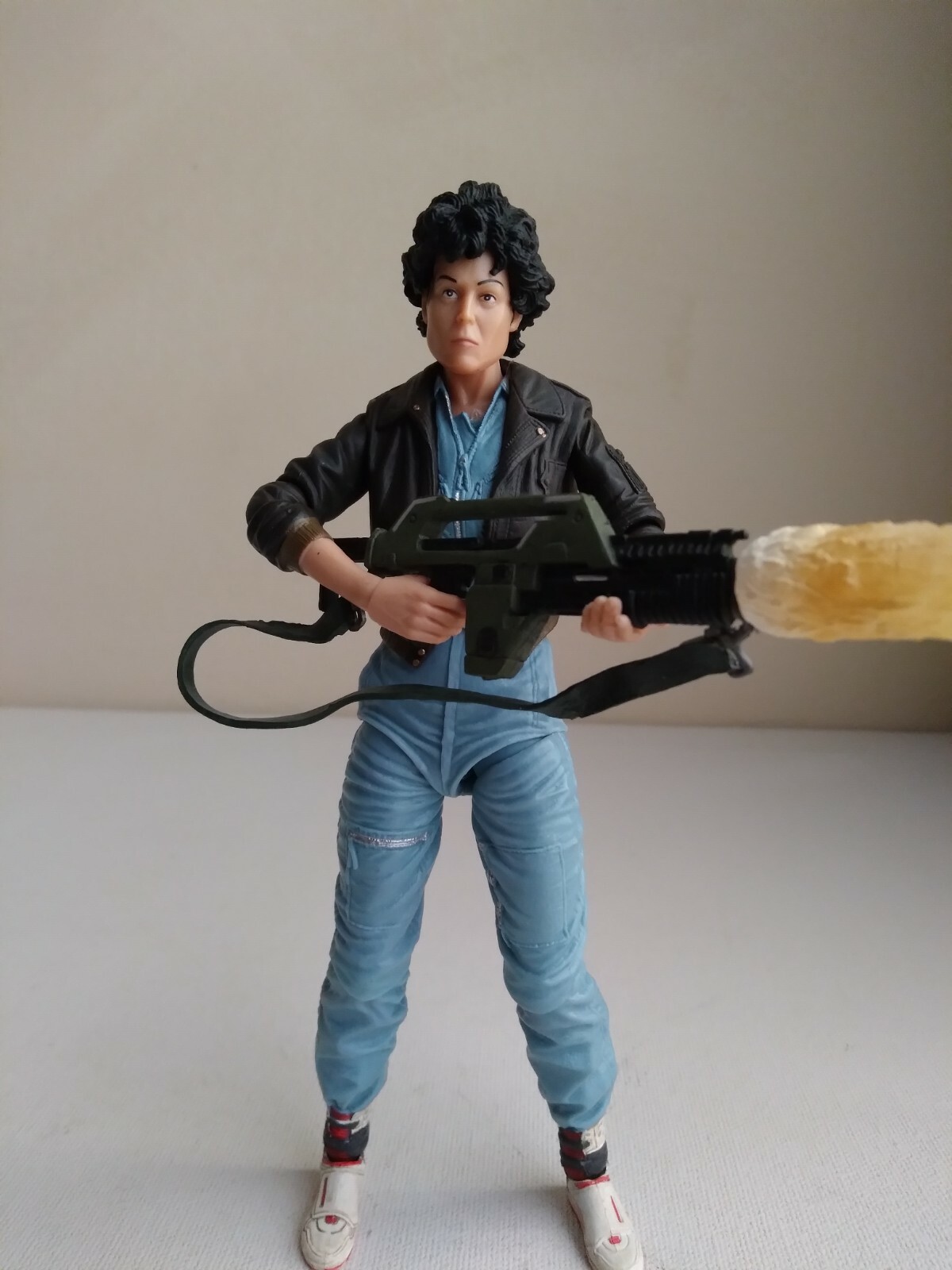 NECA Aliens Series 12 LT. Ellen Ripley Bomber Jacket Action Figure U.S ...