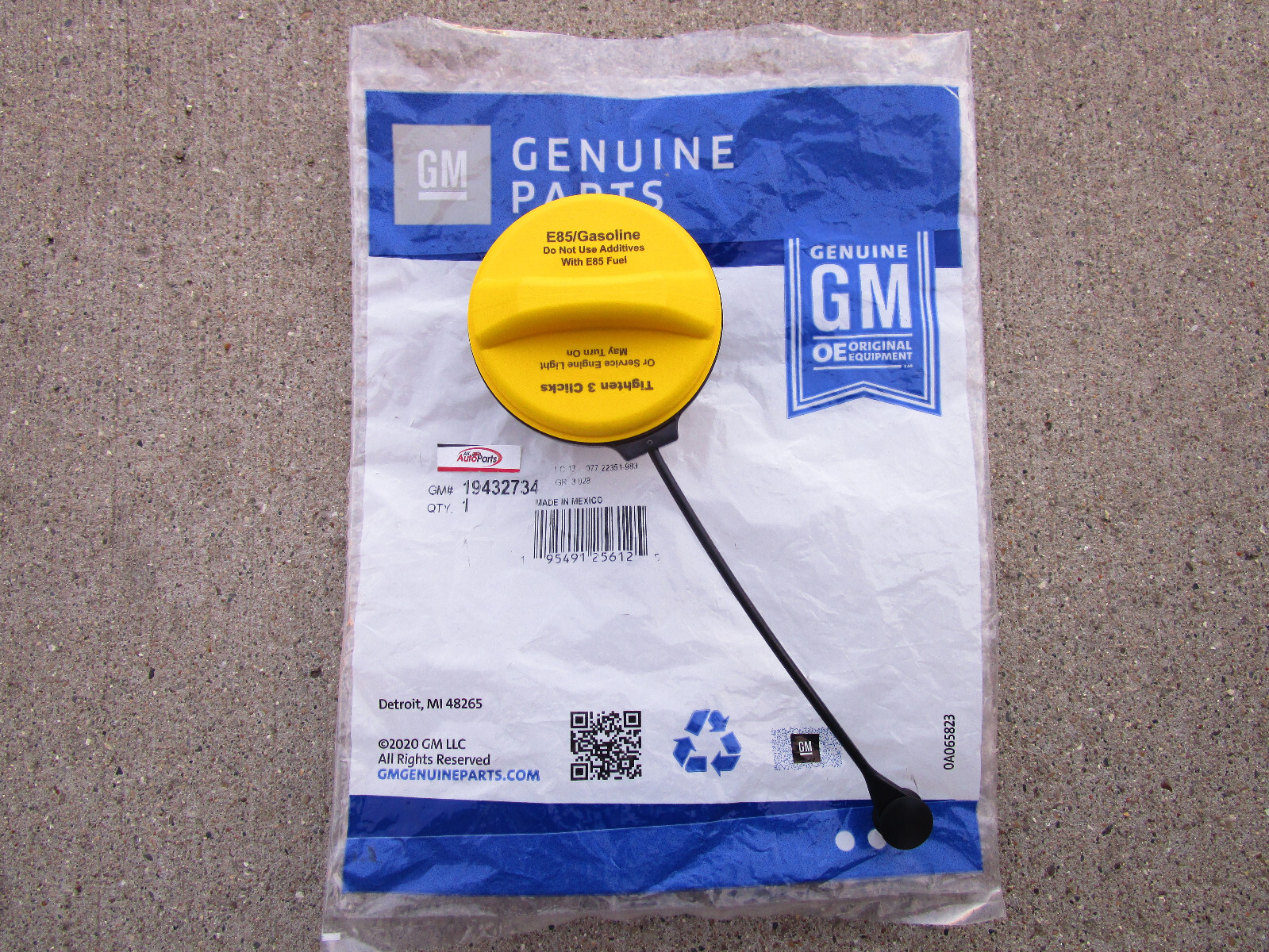 13 - 15 CHEVY CAPTIVA SPORT FUEL GAS TANK FILLER CAP W/ TETHER OEM NEW ...