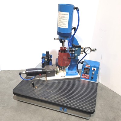 Injection & Blow Molding - Plastic Injector