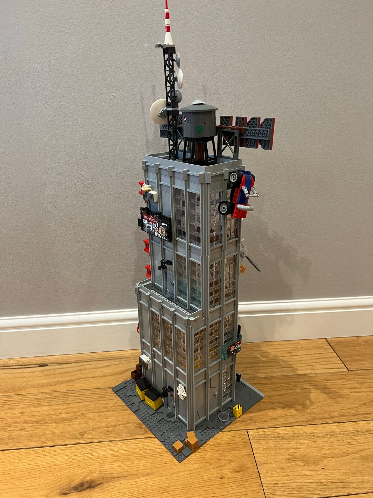 Lego 76178 Daily Bugle Building ONLY - (NO Minifigures & NO Taxi ...