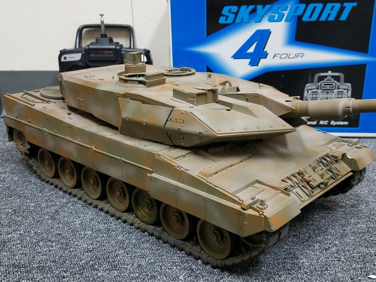 Use Tamiya RC 1/16 Leopard 2A6 Full Option w/ DMD Control Unit Tank ...