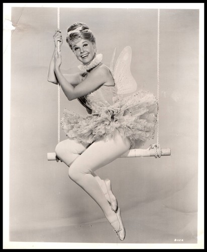 Doris Day (1940s) 🎬⭐ Leggy Cheesecake - Glamorous Pose Vintage Photo K ...