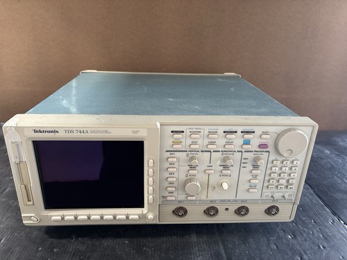 Tektronix TDS744A Color 4-Channel Digitizing Oscilloscope 500MHz 2GS/s ...