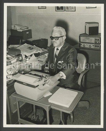 VINTAGE PRESS PHOTO / . SANTIN - EL MUNDO NEWSPAPER WRITER / PUERTO ...