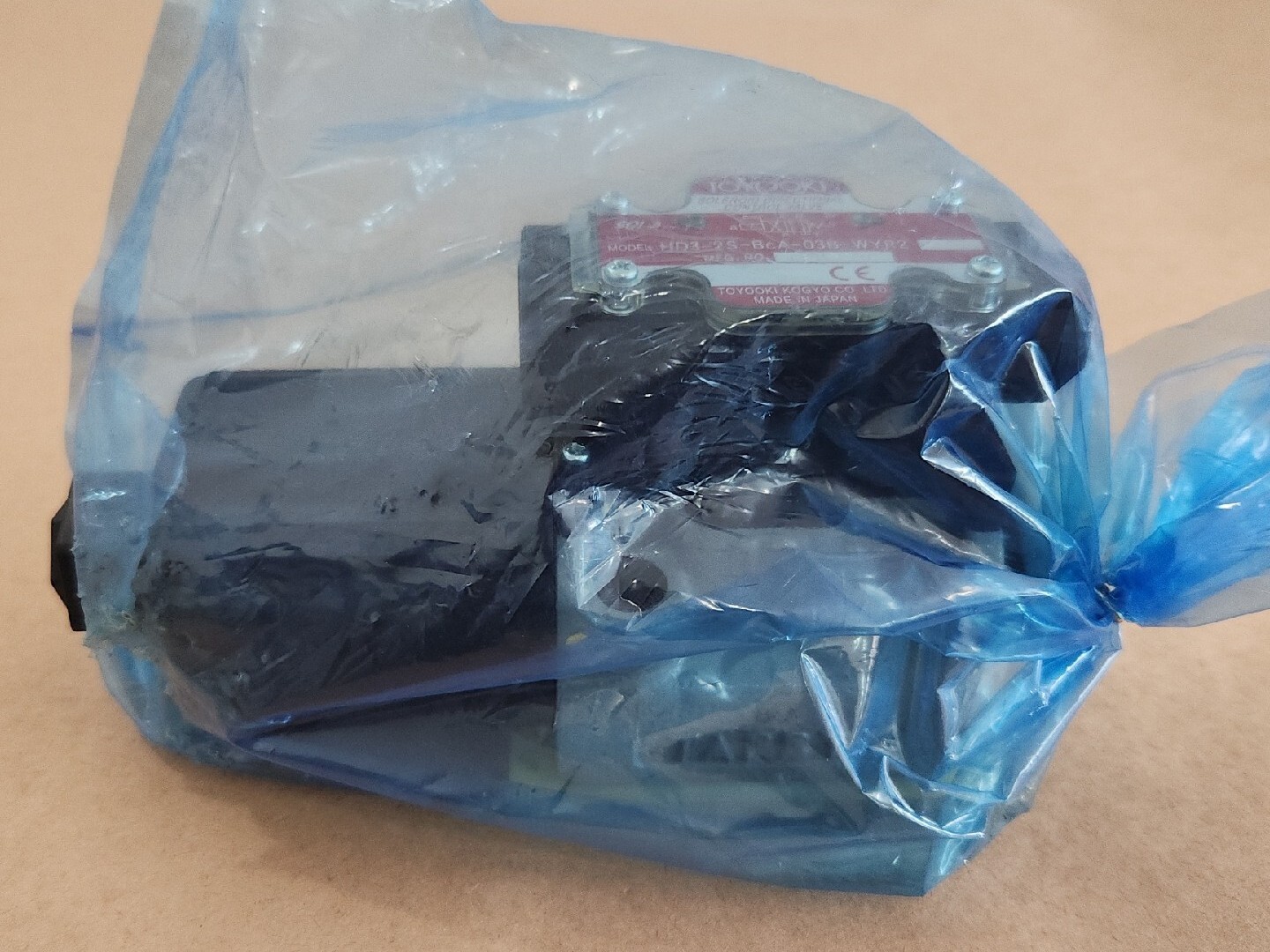 *BRAND NEW* Toyooki HD3-2S-BcA-03B-WYR2 Solenoid Directional Valve ...