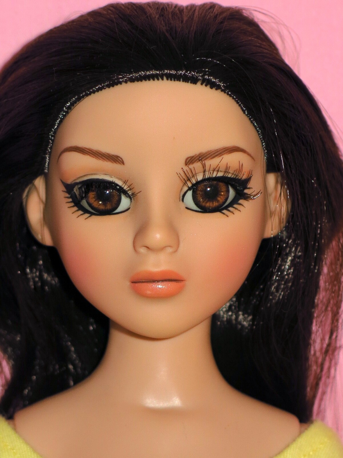 Tonner - Essential Brunette Amber 16" Ellowyne Wilde Fashion Doll | eBay