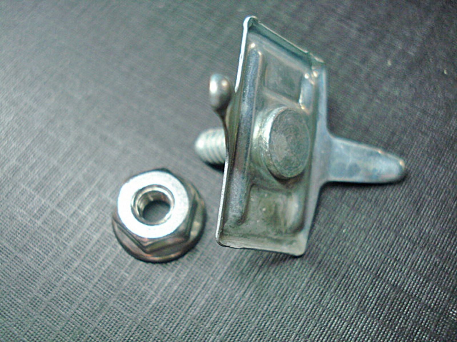 6 pc NORS rear door panel & quarter panel moulding clips 1952 1953 1954 ...