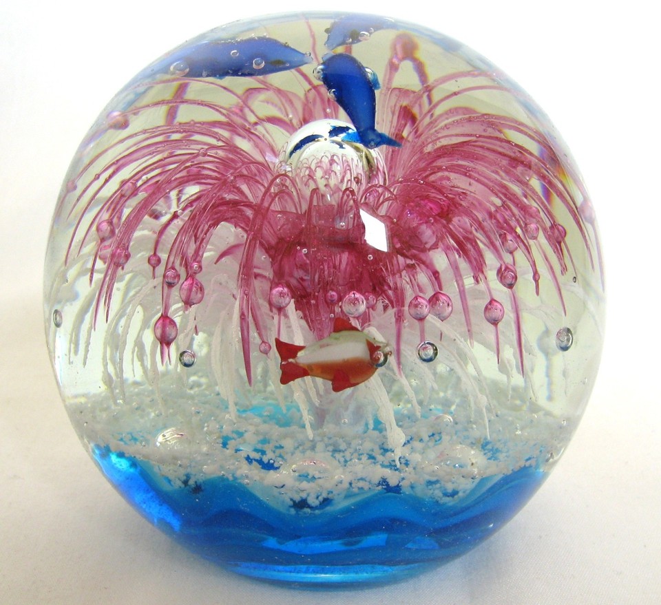 GLOW IN DARK FISH+UNDER WATER ART PIECE GLASS WORK GLOBE PAPERWEIGHT ...