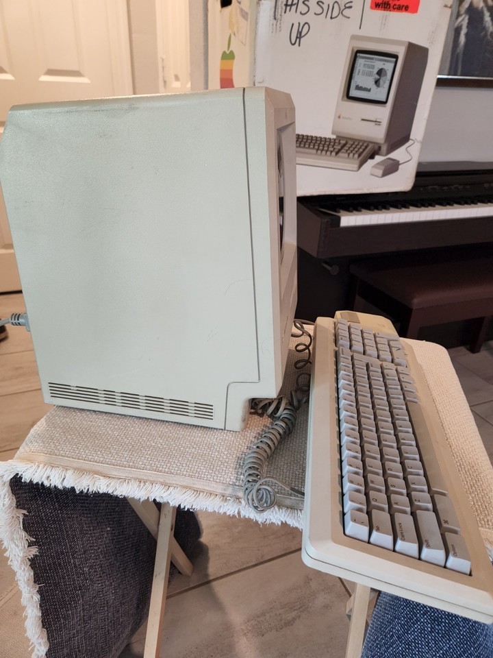 1987 Apple Macintosh Plus 1Mb Vintage Computer with Keyboard and Mouse ...