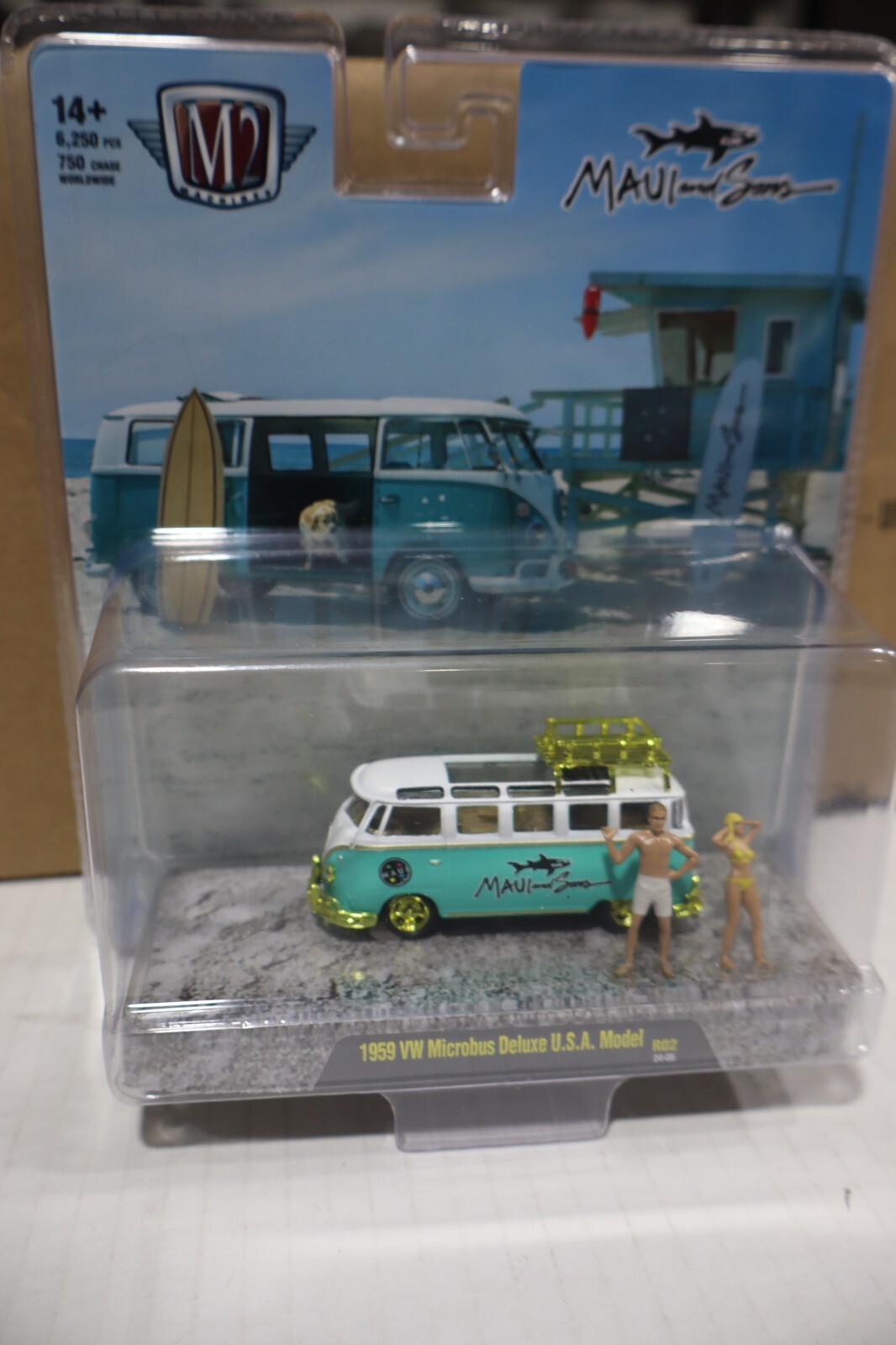 2024 M2 Machines Auto Figs - CHASE - 1959 VW Microbus Deluxe USA Model ...