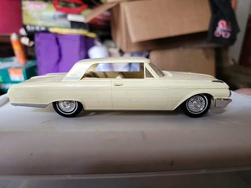 AMT 1962 Ford Galaxie 500 HT 1/25 Scale Dealer Promo - Sandshell Beige ...