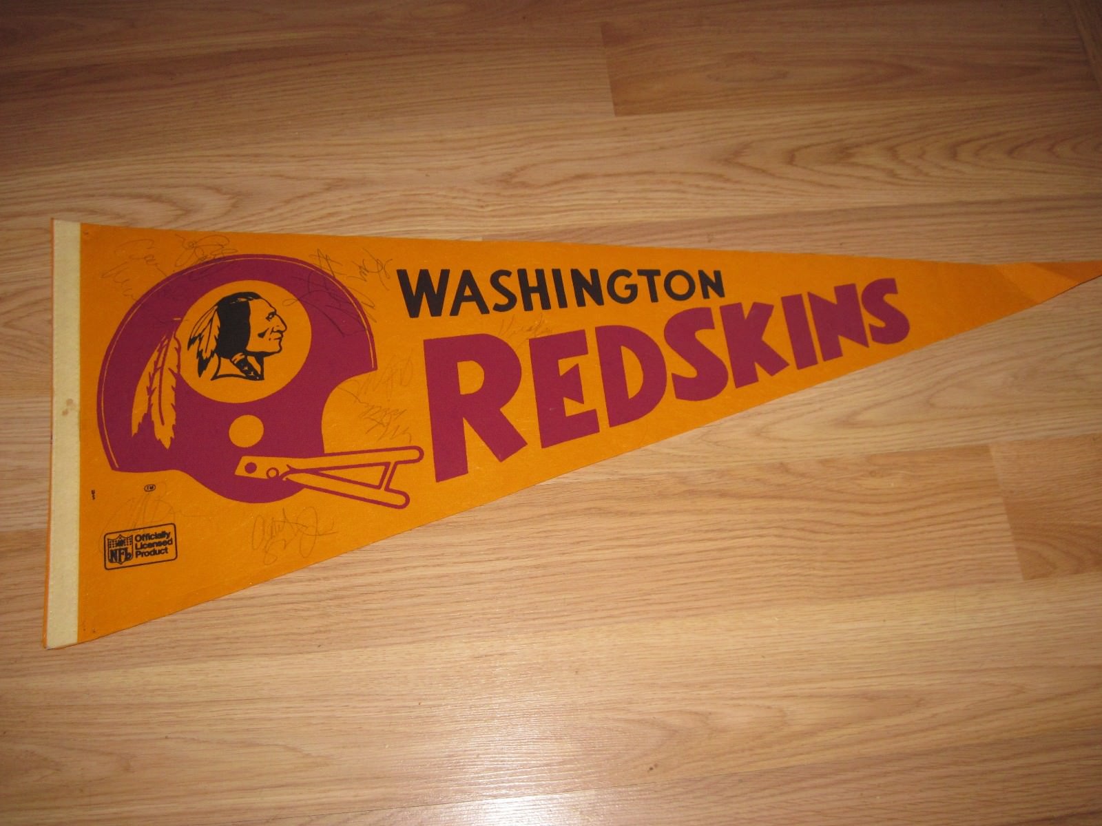 1984 Washington Redskins Signed By 7 Football Pennant/Mel Kaufman/Art ...