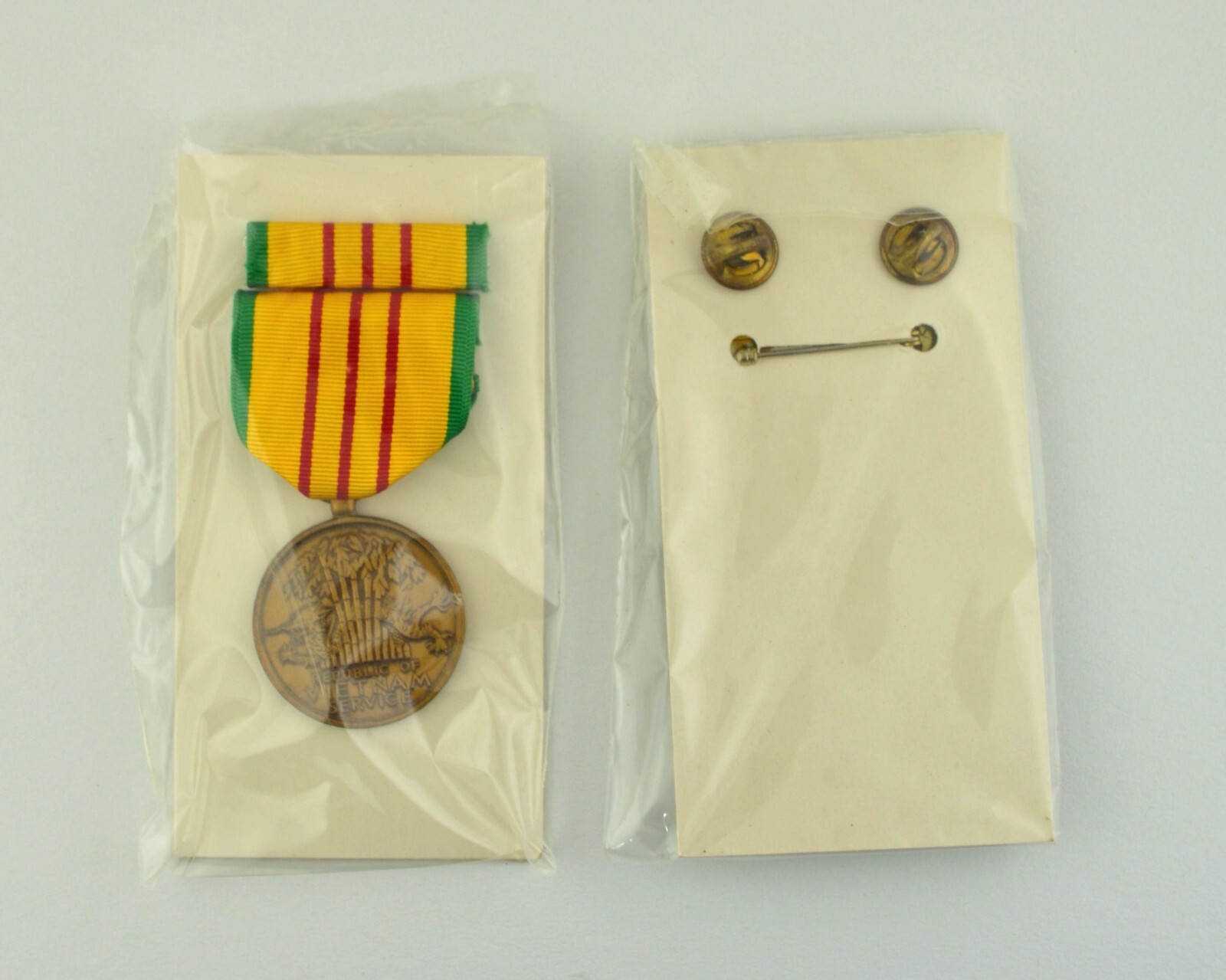 Vietnam Service Medal & Ribbon Bar - original Vietnam War era GI Issue ...