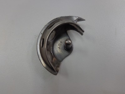 Singer 5528 Sewing Machine Metal Bobbin Case Hook | eBay