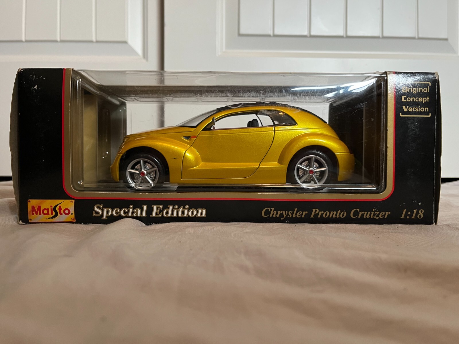 Maisto Chrysler Pronto Cruizer 1/18 Scale Diecast Yellow/ Gold Concept ...