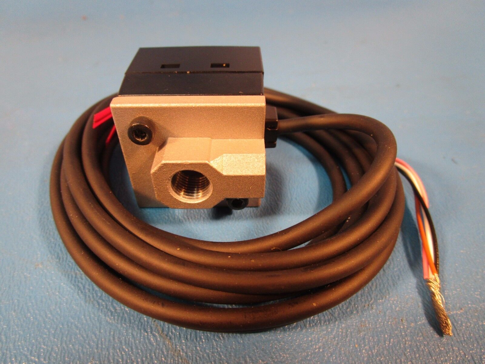 Keyence AP-32P Two-color Digital Display Pressure Sensor Positive ...