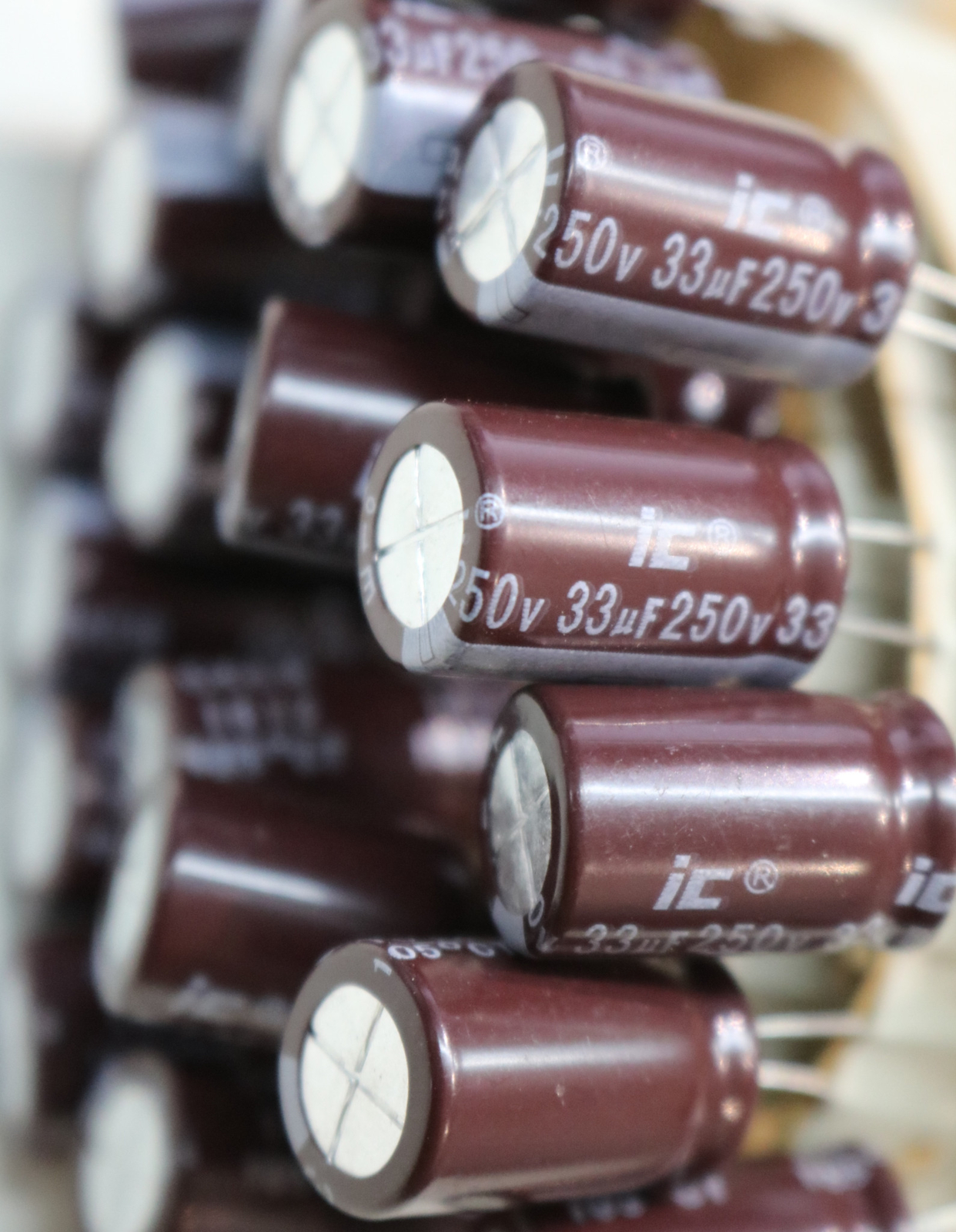 IC CKEM 1612 336CKE250M Capacitor 33uF 250V 20% Through Hole Radial Can ...