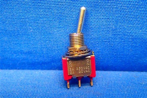 C&K 7101SYZQ TOGGLE SWITCH 1P 2POS NEW OLD STOCK NOS UNUSED | eBay