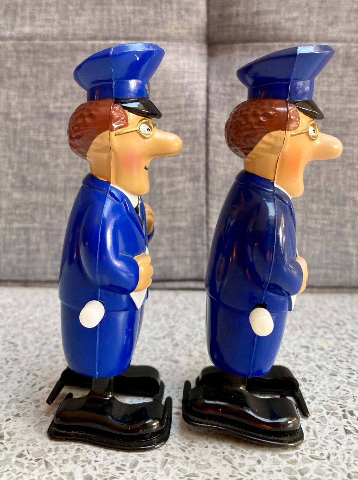 SET OF 2x VINTAGE POSTMAN PAT WIND UP FIGURINES ERTL 1984 BOTH IN ...