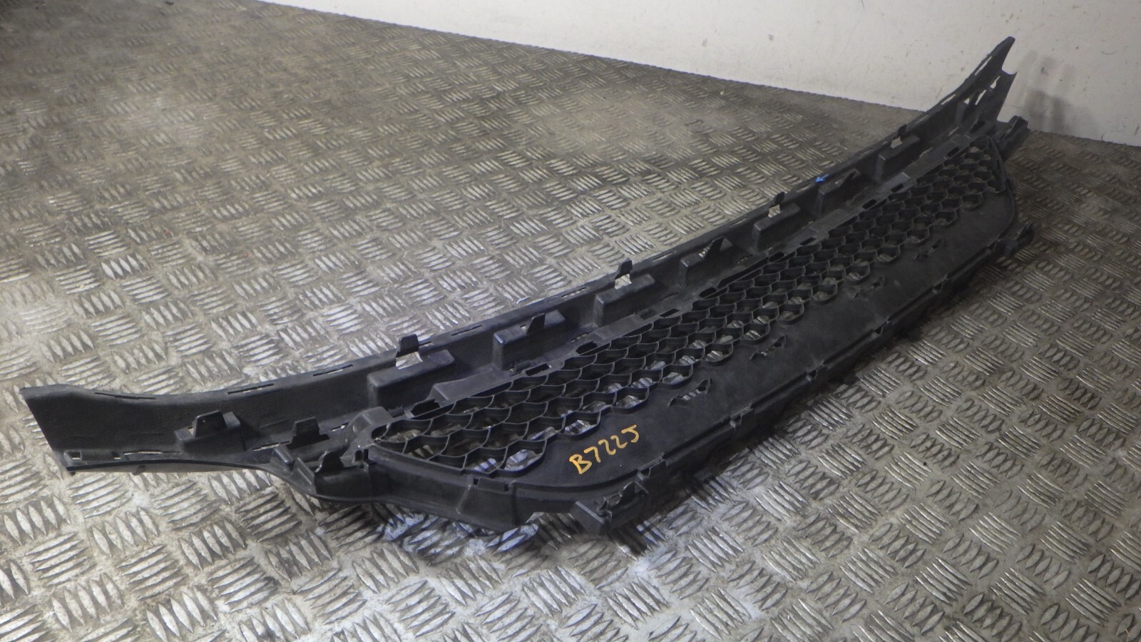 Mercedes C Class W205 Front lower grille AMG spec A2058856204 | eBay