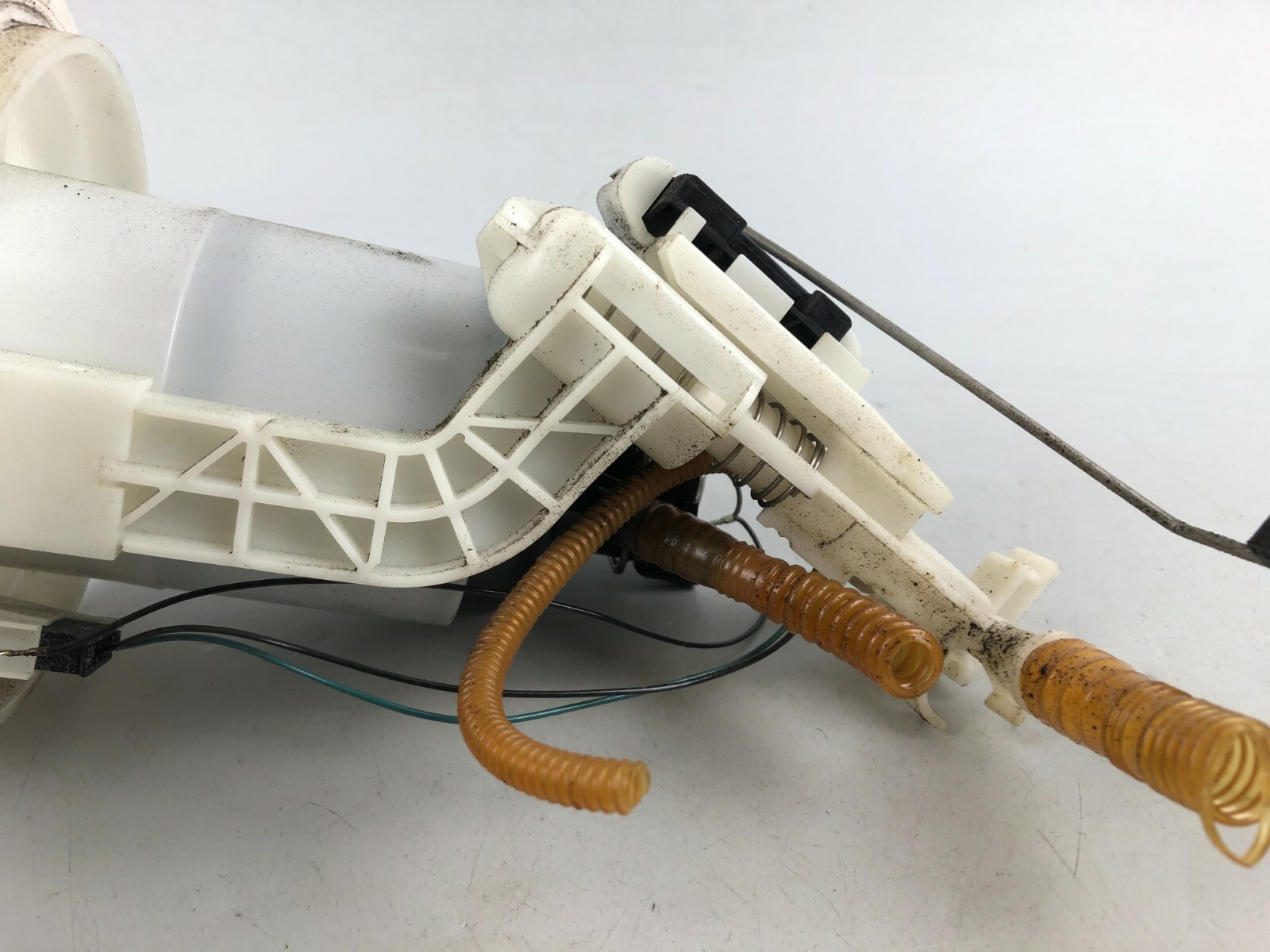 Mercedes Benz E Class W212 AMG Fuel Tank Distribution Supply Pump ...