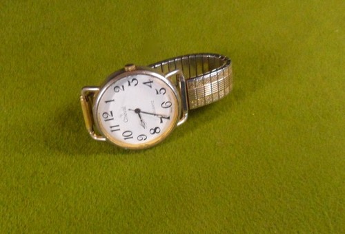 Vintage Cheval Quartz Watch Men Gold White Easy Read Swiss Parts Needs ...