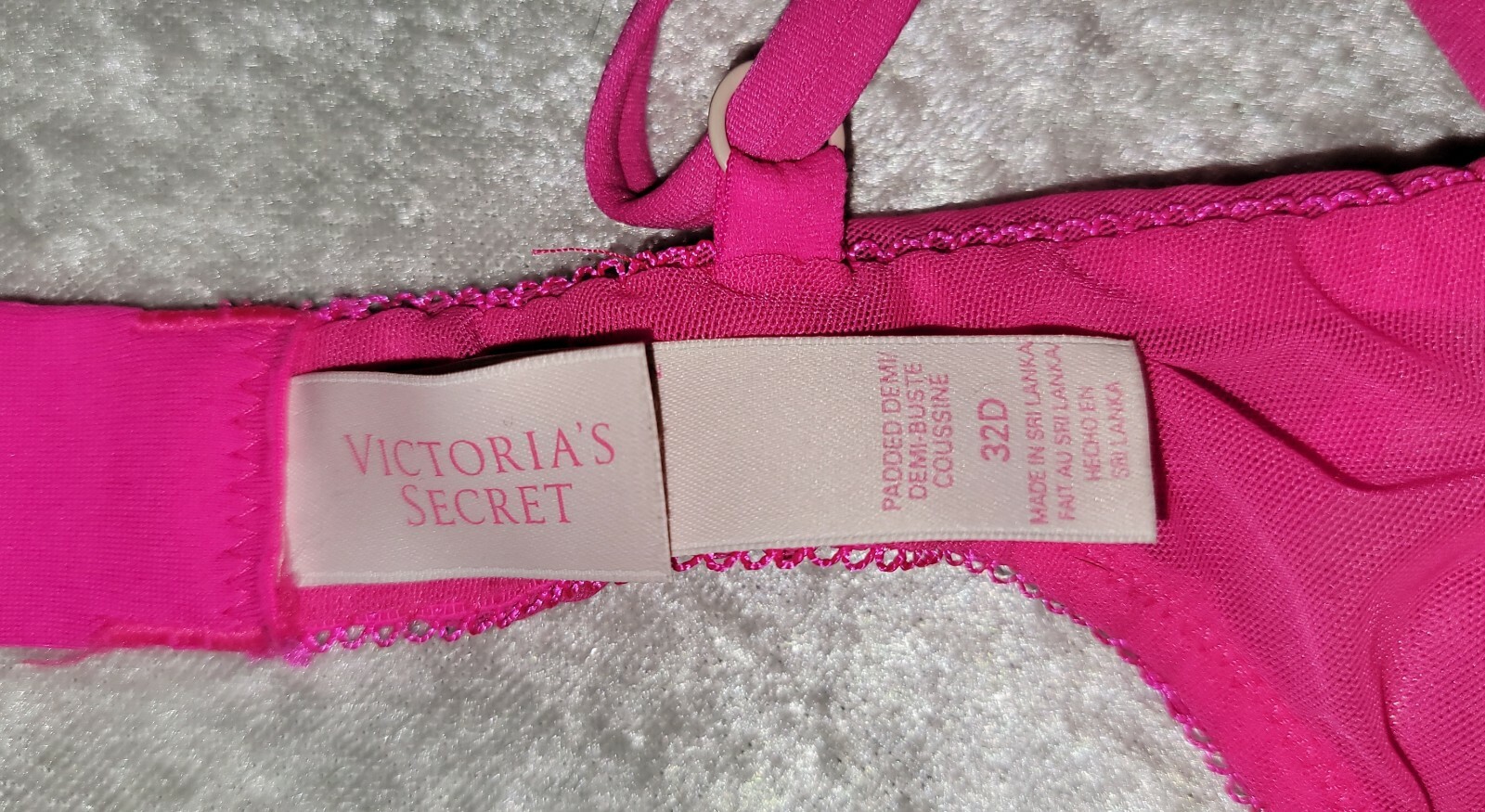 Victoria's Secret Lace Padded Demi Bra Size 32D Hot P… - Gem