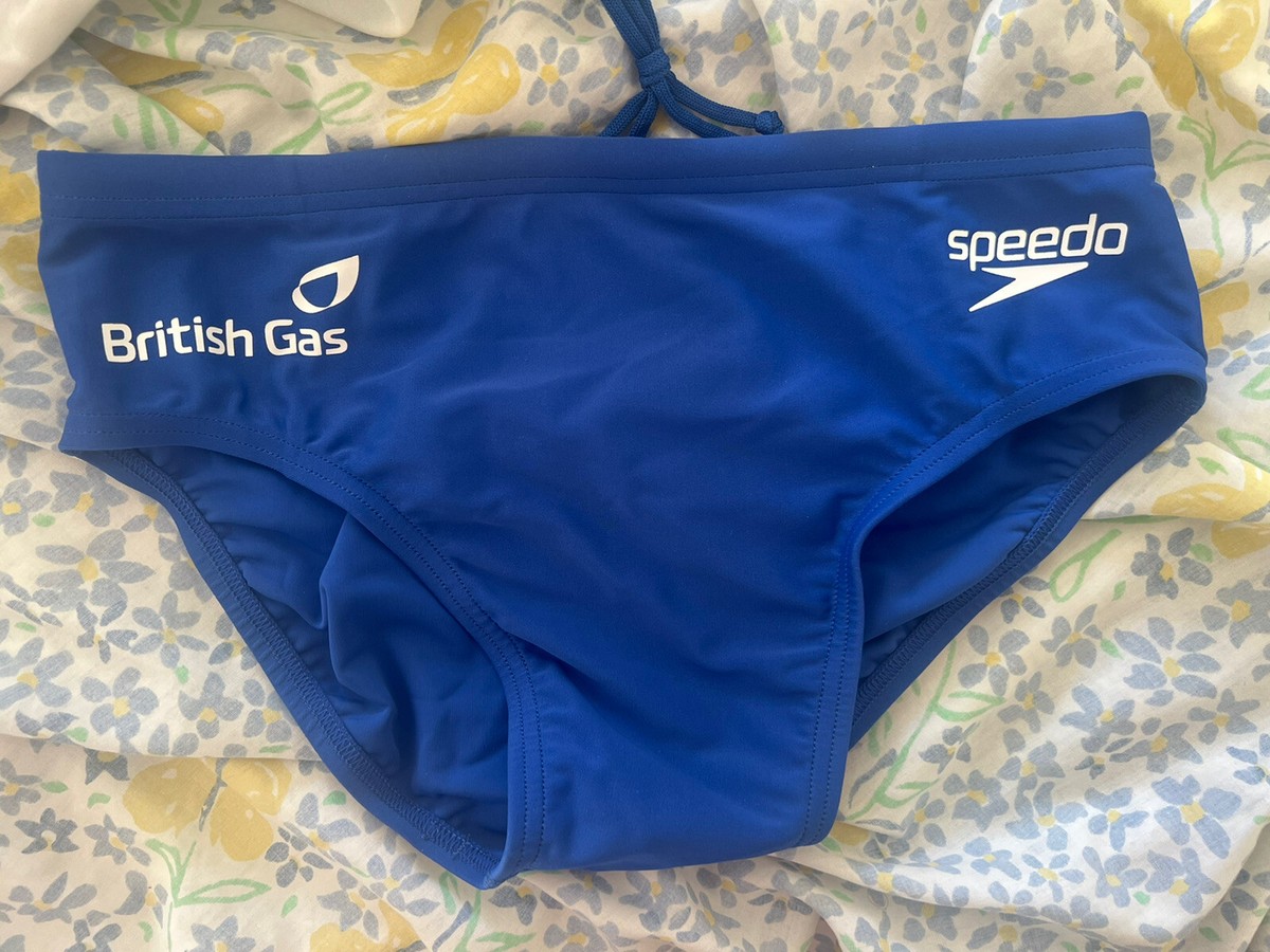 Mau Funcionamento Do Speedo De Tom Daley Tom Daley Strips To Tiny