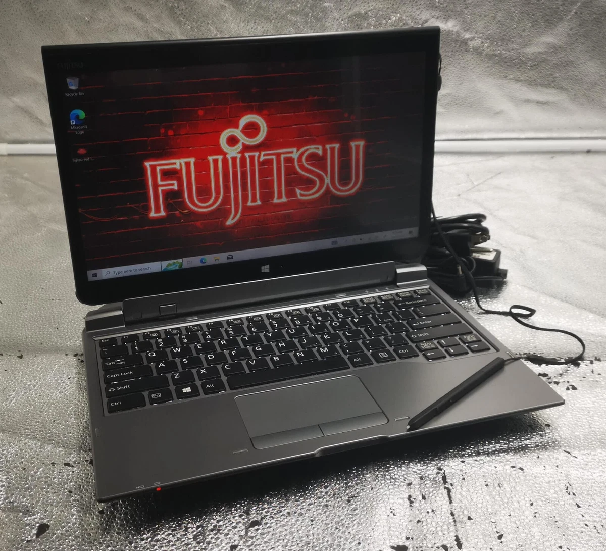 Fujitsu Laptop Tablet