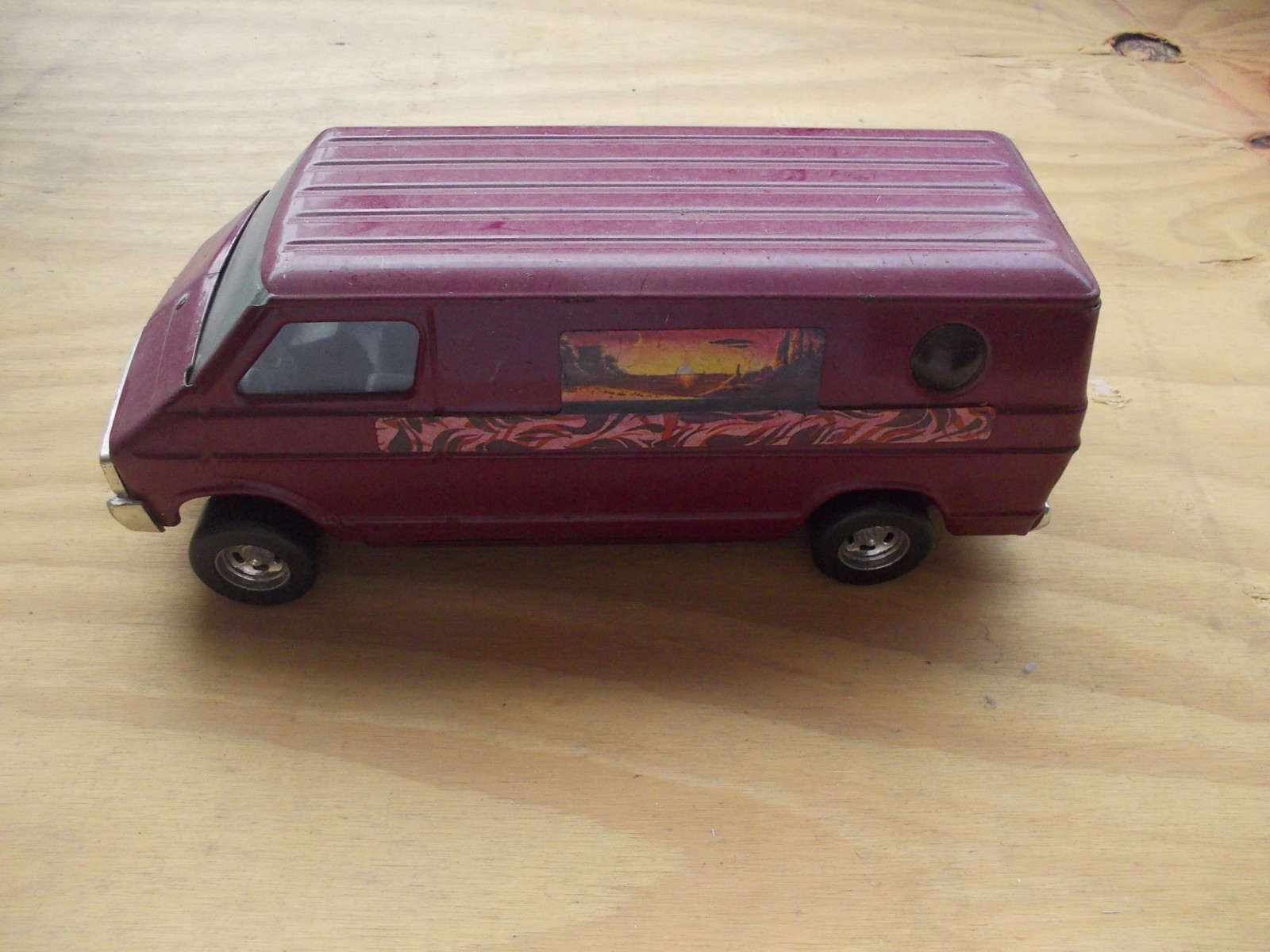 Vintage toy 1/16 scale Ertl van Sunset Muriel rear window 1st edition ...