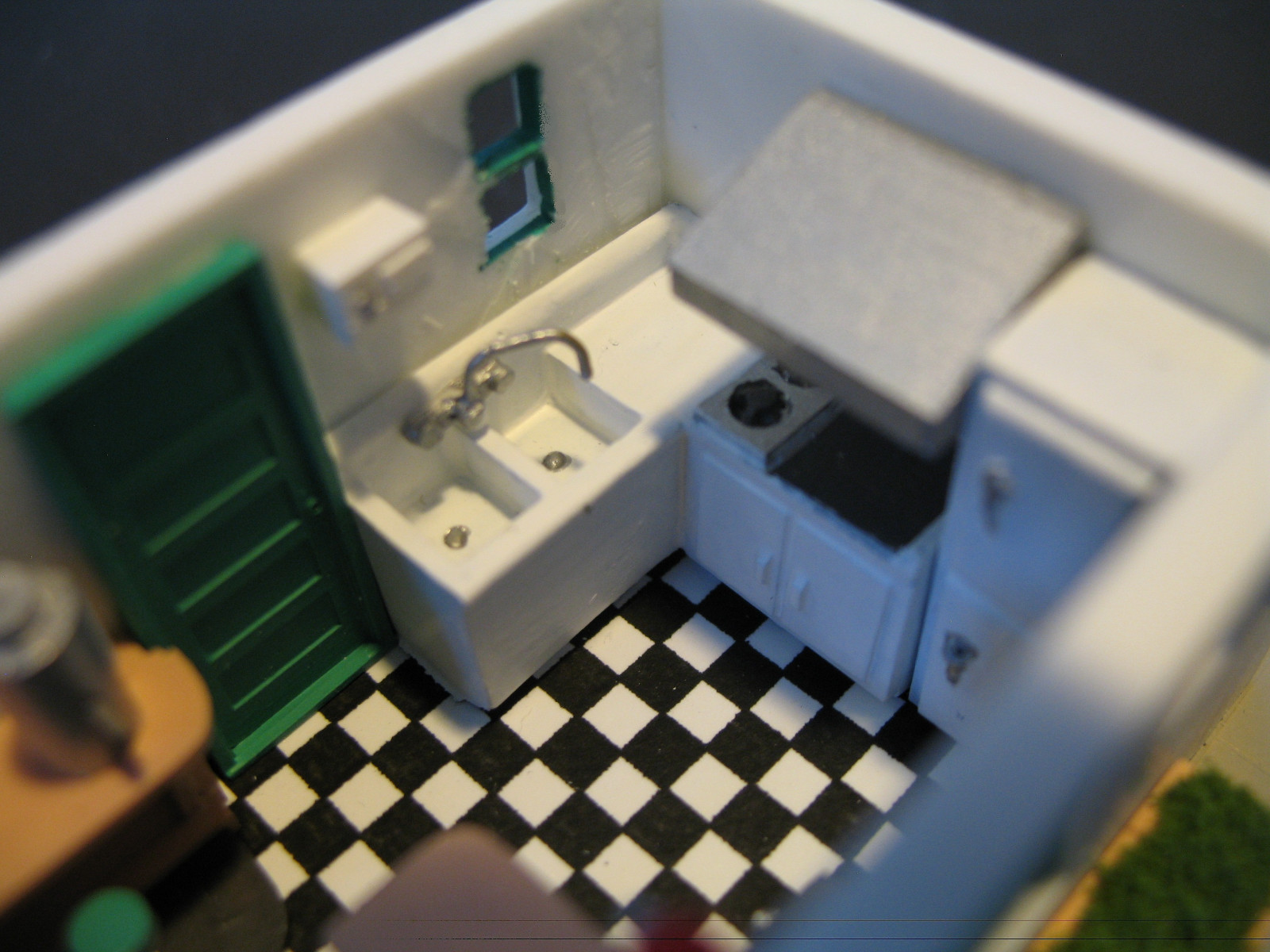 -TINY'S DINER -HO-905DLX with Interior -Easy to build HO kit - Made in ...