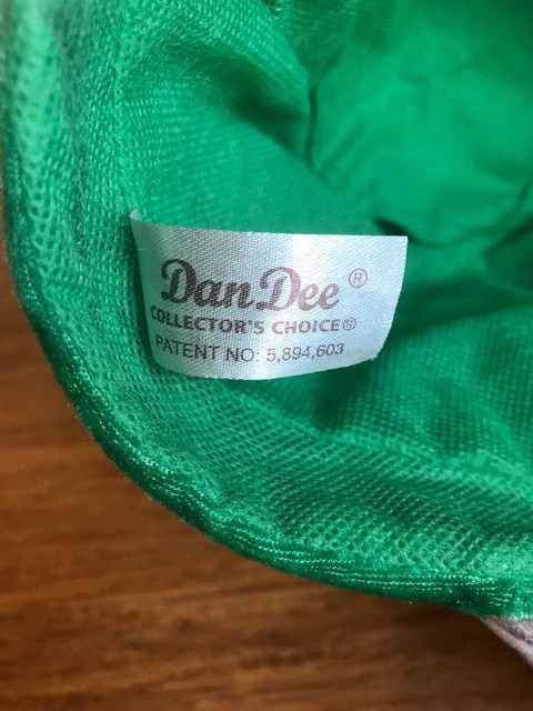 We Are Santa's Elves Musical Light-up Animated Elf Hat Dan Dee ...