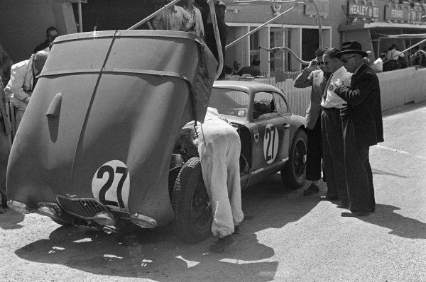 Arthur W Jones Nick Haines in a Aston Martin DB2 1949 Motor Racing Old ...